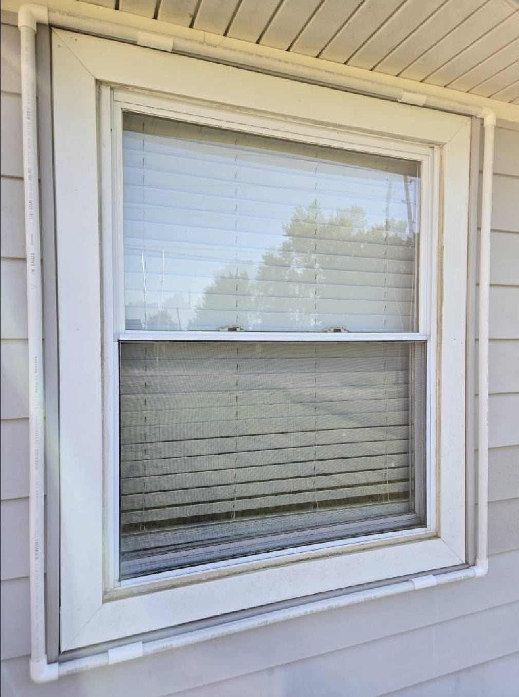 Illuminate & Decorate: PVC Window Frame Light Clips for Effortless Dec ...